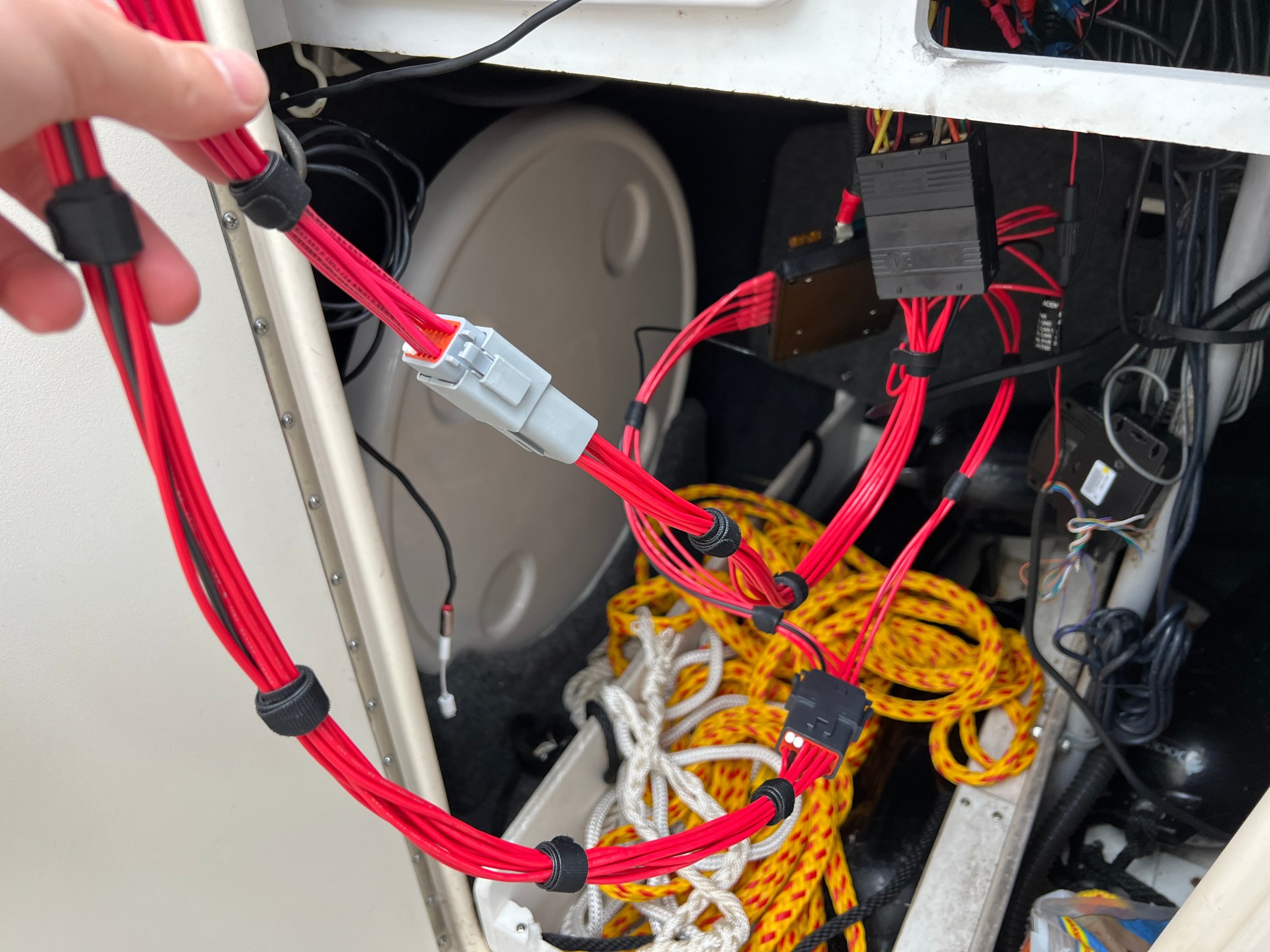 Sea Ray Switch and Fuse Block Replacement – EIM Engineering