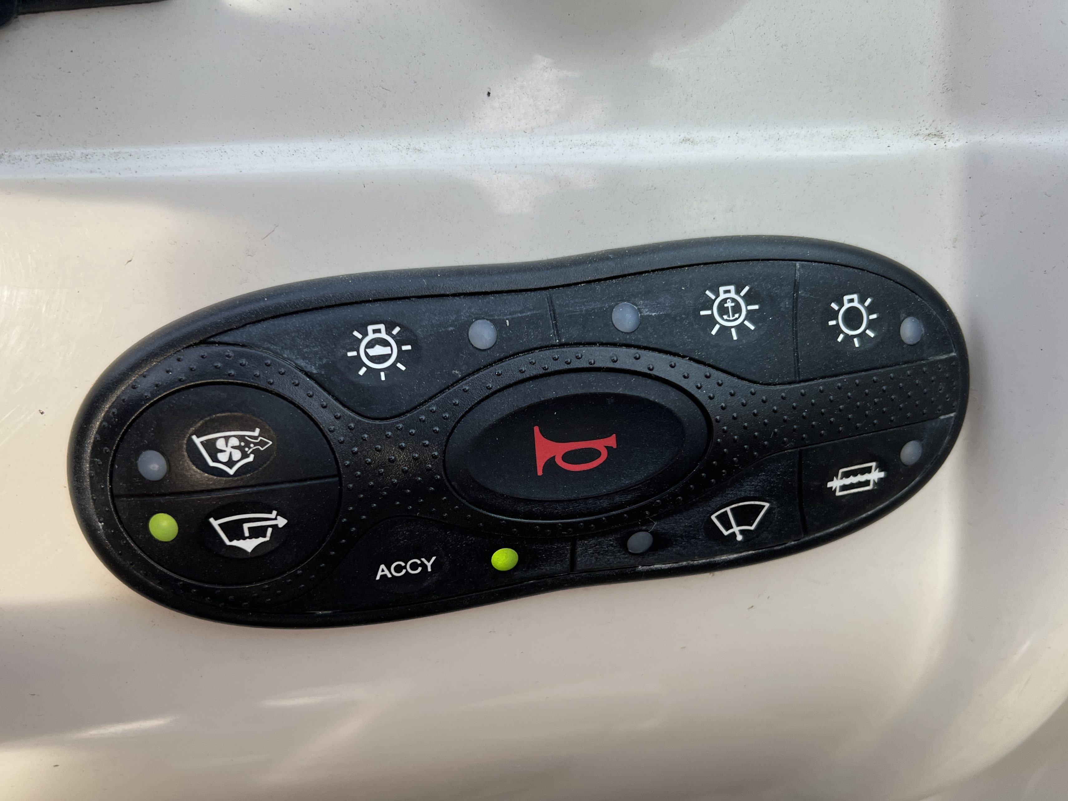 Sea Ray Switch and Fuse Block Replacement – EIM Engineering